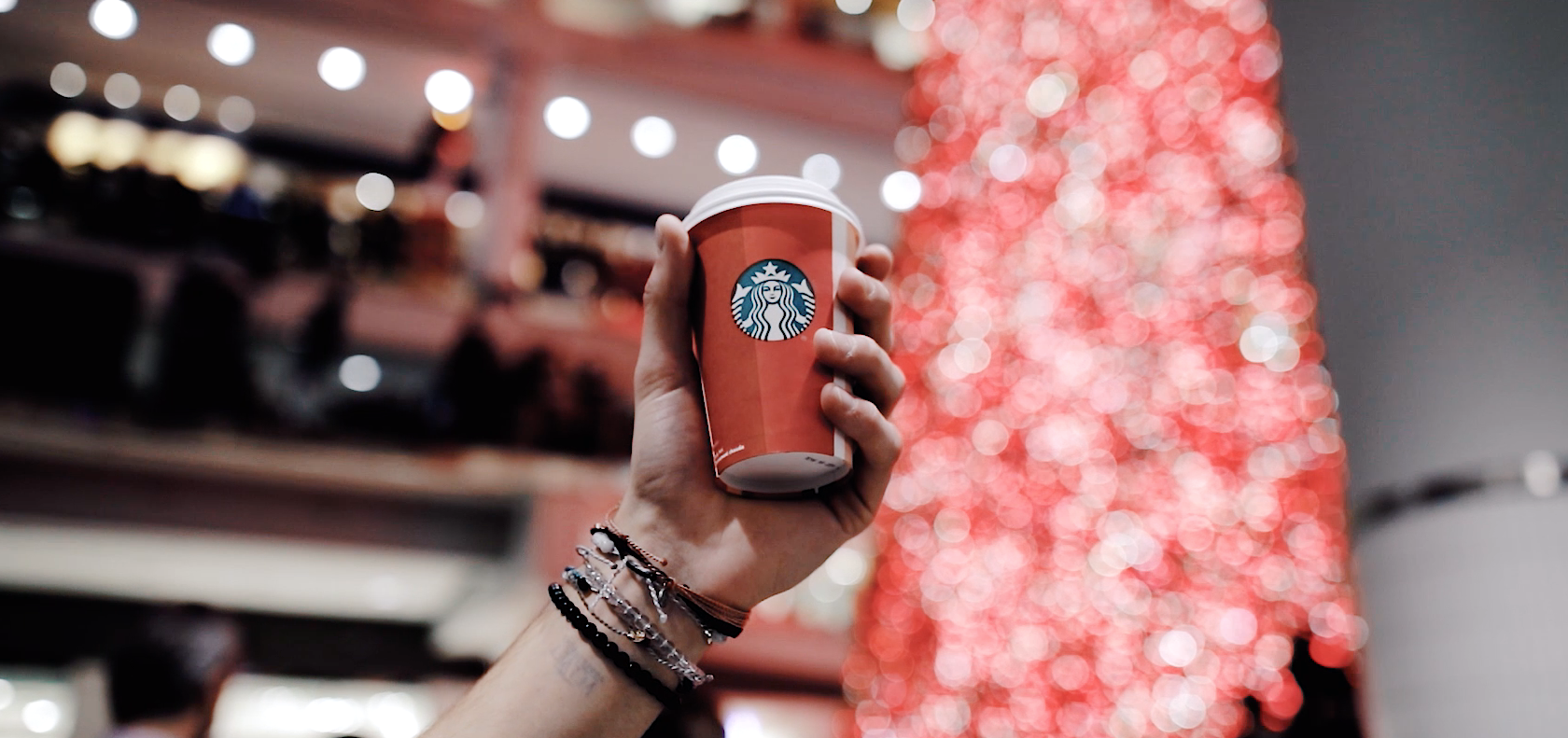 Starbucks Unlocks Moments of Holiday Magic at the Toronto Eaton Centre ...